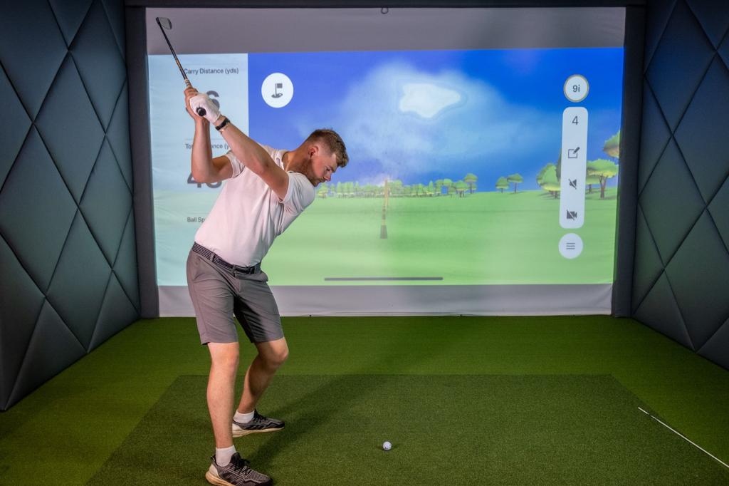 How Accurate are Golf Simulators – GolfBays
